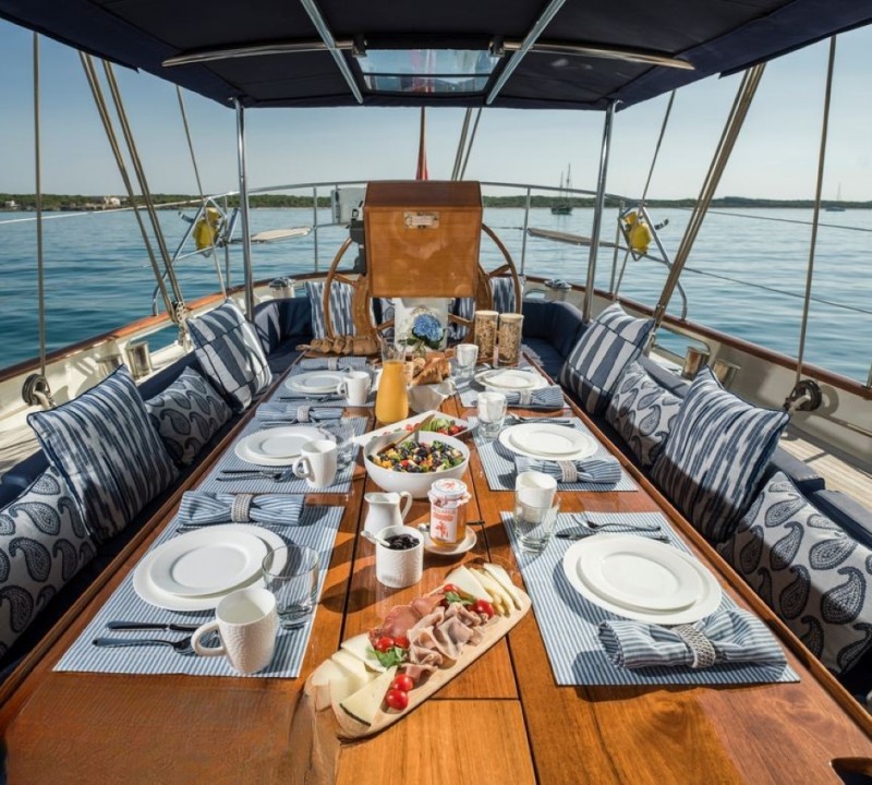 ALEXA OF LONDON Yacht Charter Details, Mediterranean Classic Yacht ...